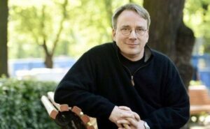 Linus Torvalds: Criador do Linux e Defensor do Software Livre - Antlia